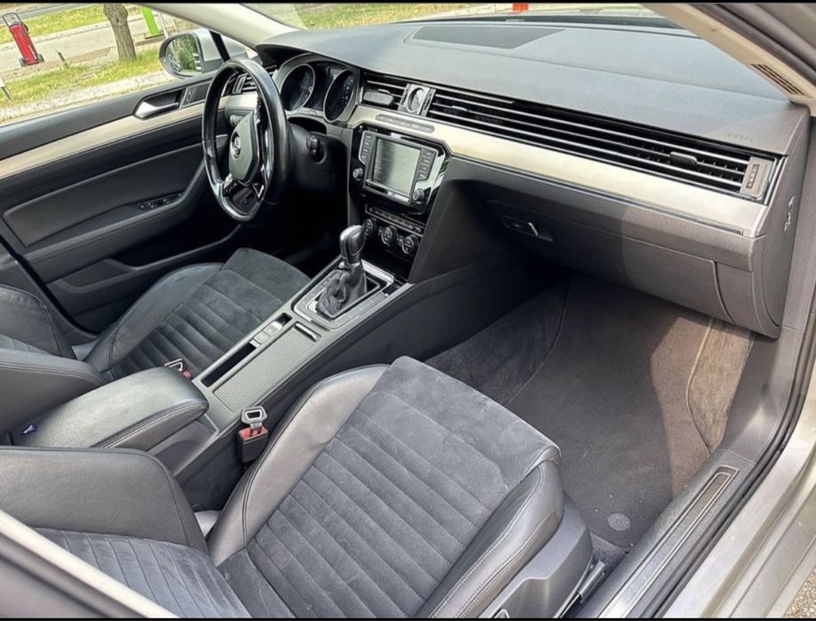 De vanzare Volkswagen Passat B8 R line 2017 Dobroesti • OLX.ro