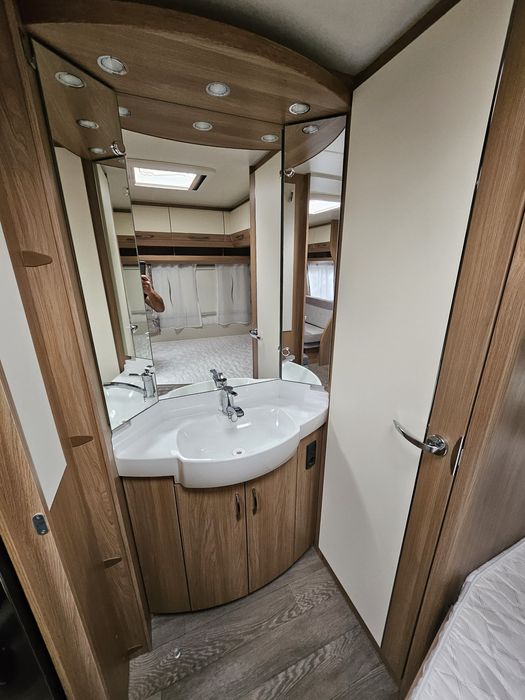 Rulota Hobby 460 Deluxe 2022, MOVER, PANOU SOLAR Marchiza THULE ...