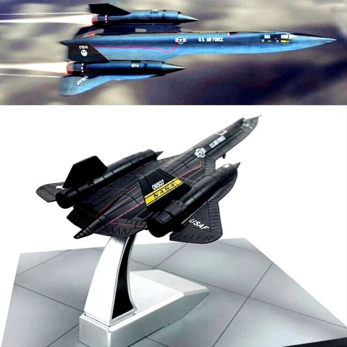 Macheta avion metalica SR-71A Blackbird NASA Air Force High Altitude Orastie • OLX.ro