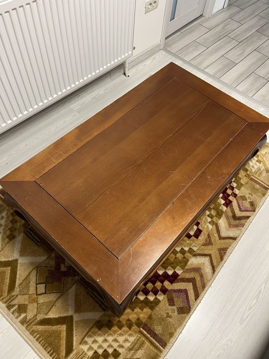 Vand,masa de cafea din lemn masiv Brasov • OLX.ro
