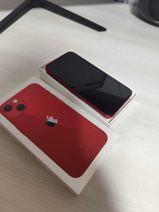 IPhone 13 Red edition+15 huse Buzau • OLX.ro