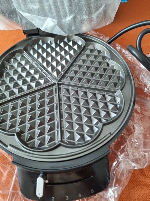 Aparat de gofre - WAFLLE, sandwich, putere: 1200 W, NOU Suceava • OLX.ro