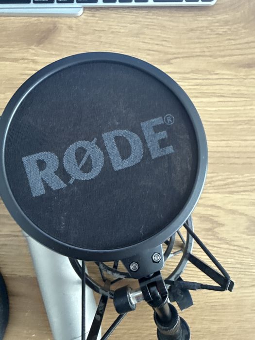 Vând microfon Rode NT1-A + Stativ + cablu Ilfov Baneasa • OLX.ro