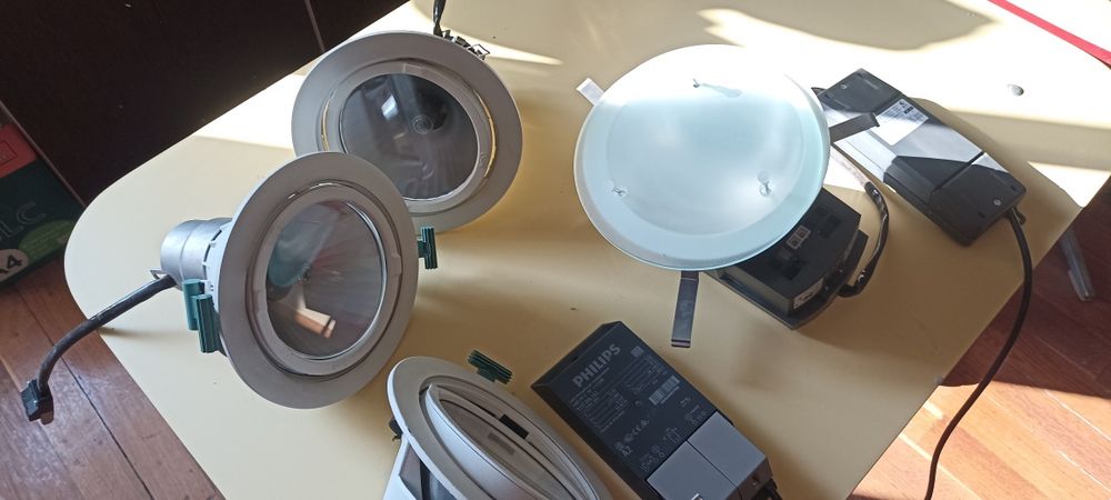 Lampi tavan cu transformator Philips Dorohoi • OLX.ro