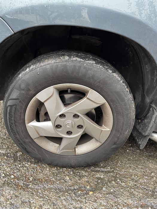 Jante R16 cauciucuri anvelope Dacia Duster 2010-2018 Mioveni • OLX.ro