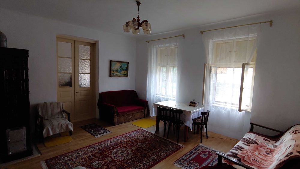Casă de vânzare Carbunari – 5 încăperi, 150 m² utili, garaj, demisol ...