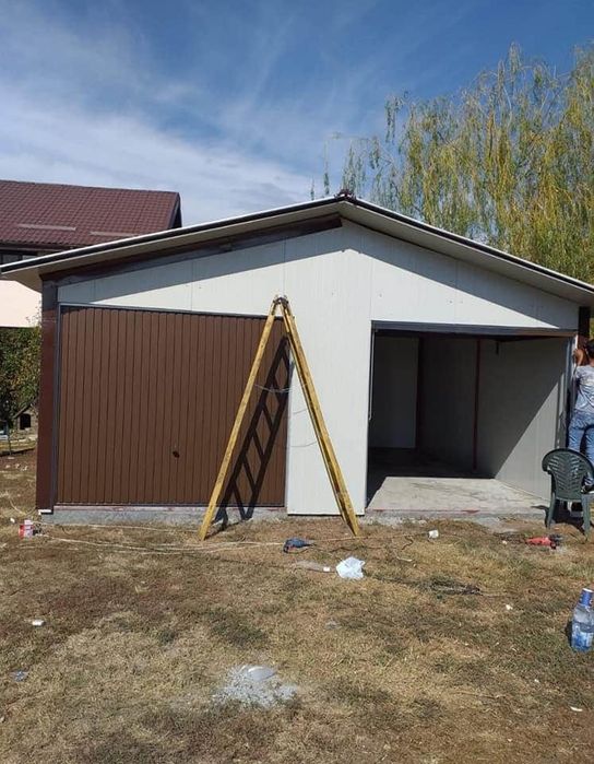 Vand garaj din panouri sandwich Pitesti • OLX.ro