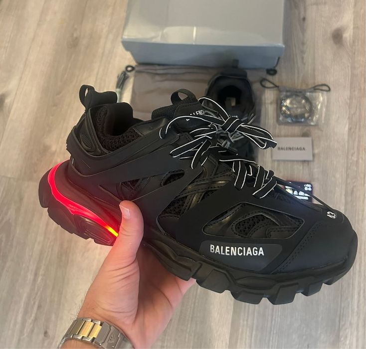 Balenciaga track led negru Iasi • OLX.ro