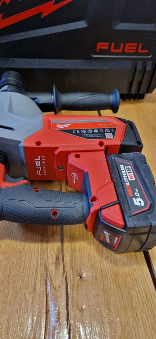 Milwaukee rotopercutor pe acumulator Teregova • OLX.ro