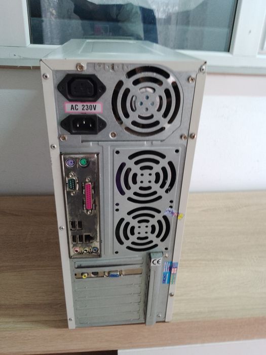 Unitate PC pentru calculator Arad • OLX.ro