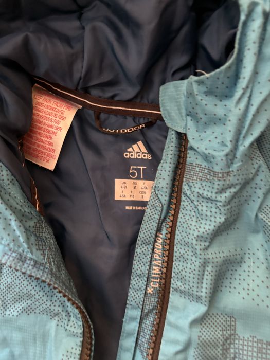 Geaca Adidas, 4-5 ani, climaproof, waterproof Bucuresti Sectorul 5 • OLX.ro