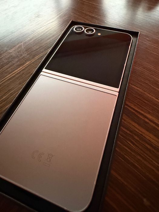 Samsung Galaxy Z Flip6 512GB Silver Shadow гр. София 7-ми 11-ти ...