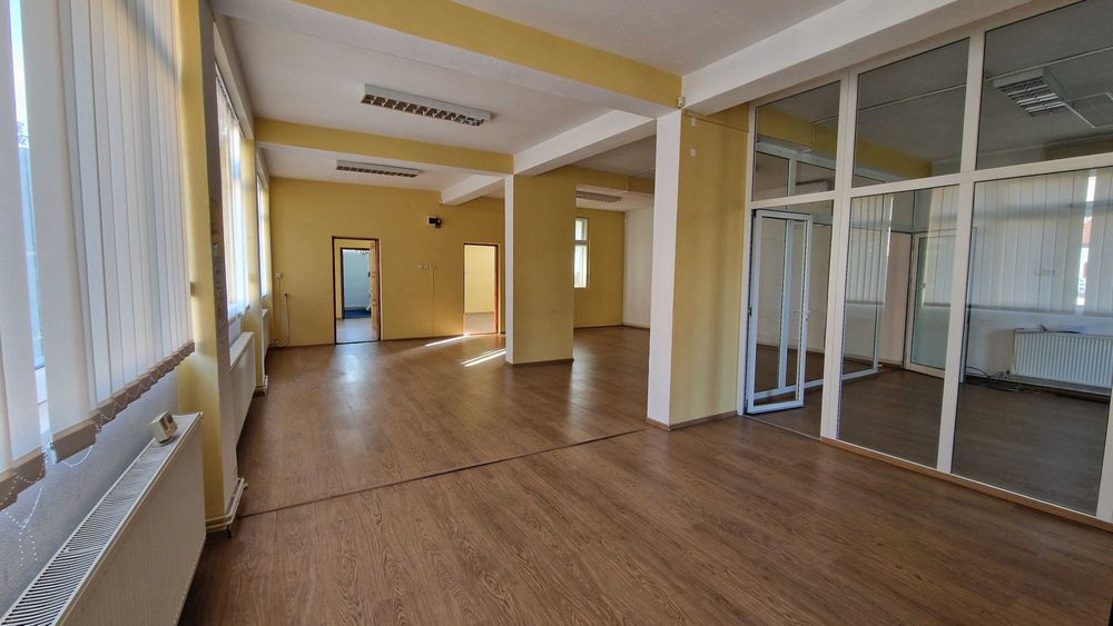 160 mp utili birouri/diverse destinatii , parcare, Nicopole Brasov • OLX.ro