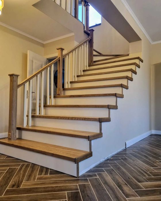 Trepte lemn masiv Stejar/Frasin contra trepte scara lemn Bucuresti ...