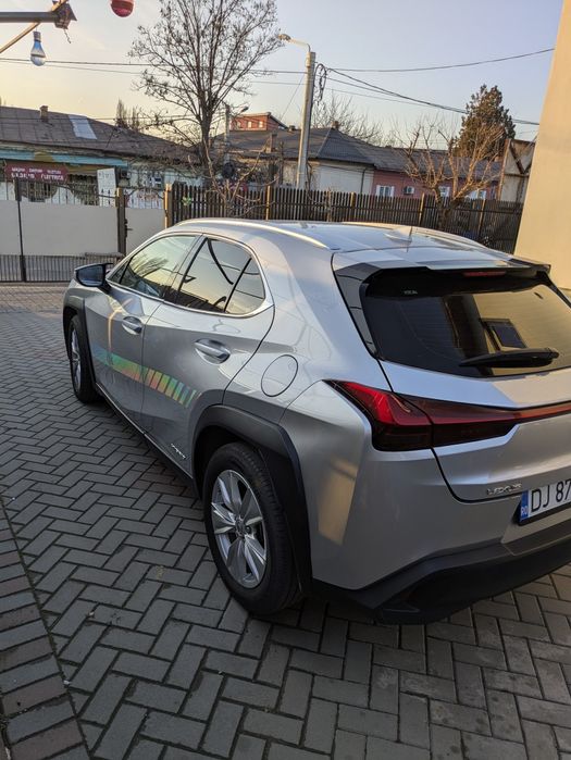 Lexus ux 250H hybrid Craiova • OLX.ro