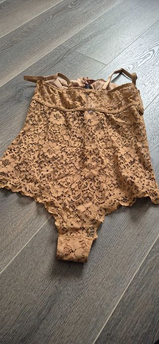Body din dantela Intimissimi S Otopeni • OLX.ro