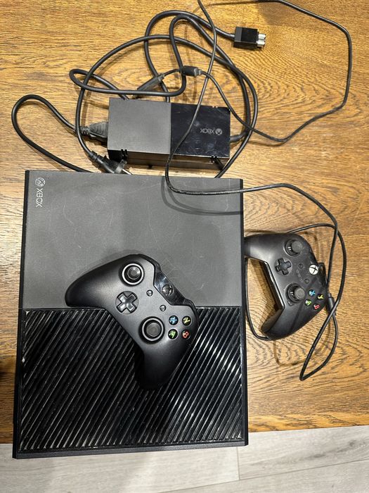 X box one 1TB 12 игри и два джойстика гр. Силистра Изток • OLX.bg