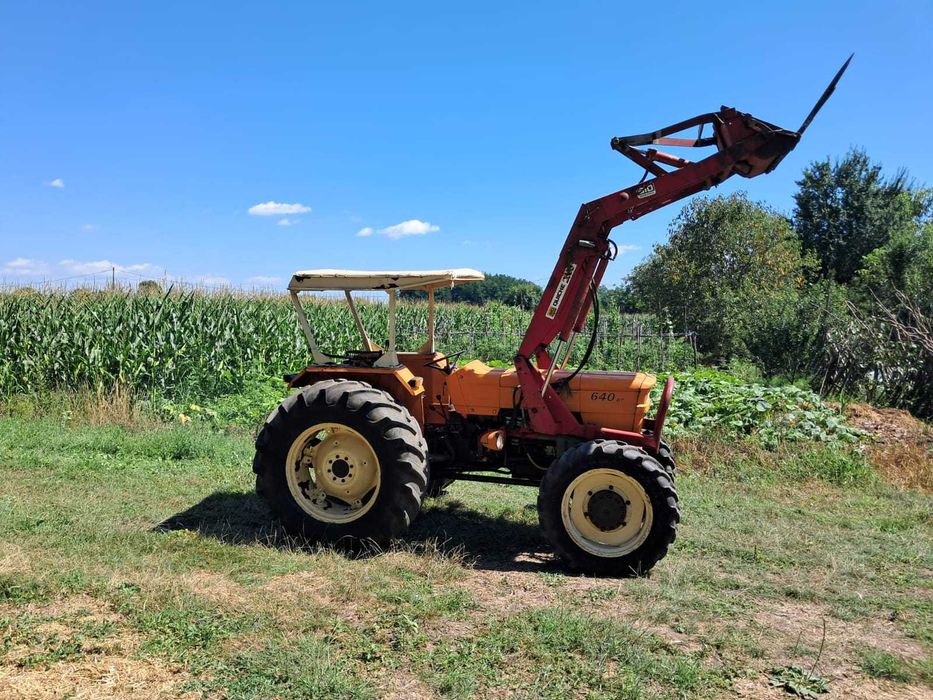 Tractor Fiat 640 cu incarcator si furca Piatra Neamt • OLX.ro