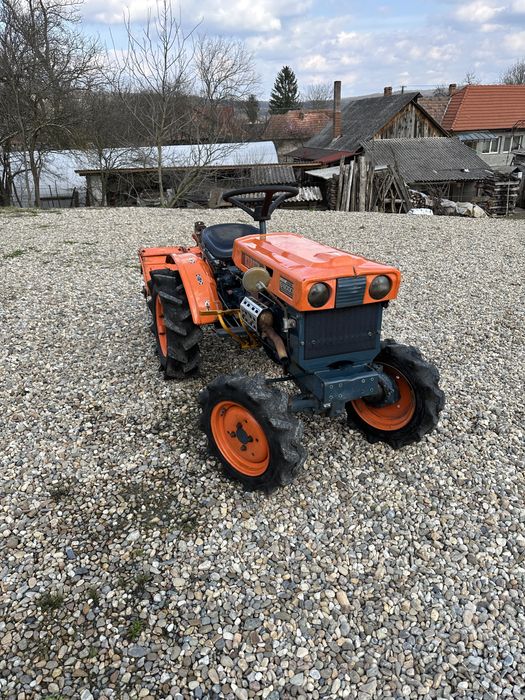 Tractor Japonez Kubota B6000, 4x4 Zalau • OLX.ro