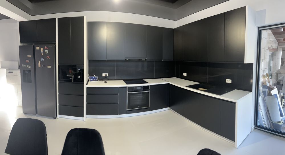 Mobila la comanda - Bucatarie Dormitor Living Dressing Baia Mare • OLX.ro