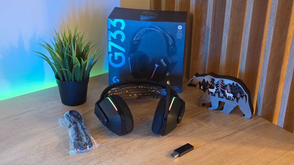 Casti gaming wireless Logitech G733, ultrausoare, Lightsync RGB, Negru ...