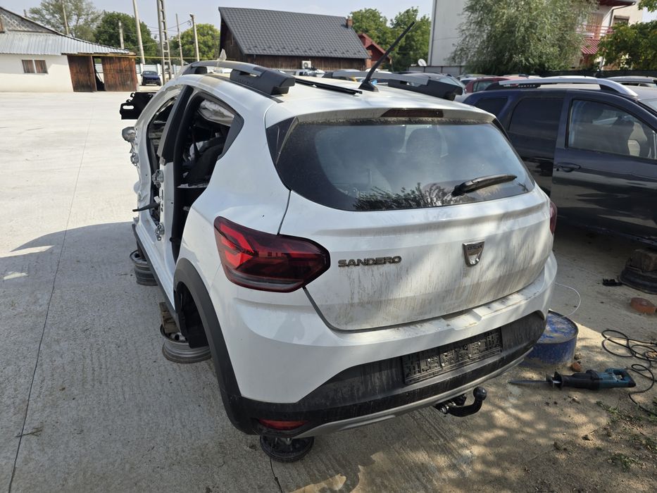 Haion bara stopuri Sandero stepway 2022 Leordeni • OLX.ro