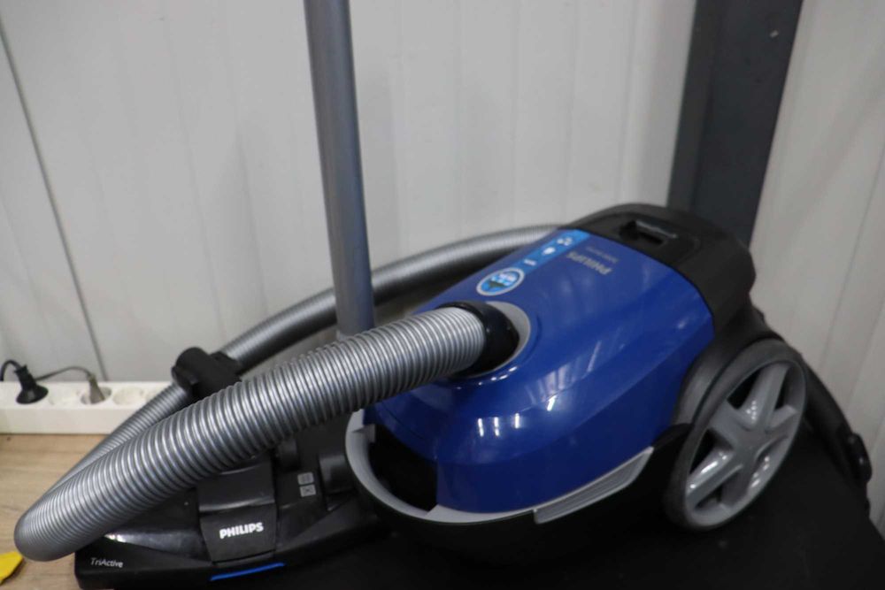 Philips Performer XD3110 прахосмукачка с торба Series 3000, 900W гр ...