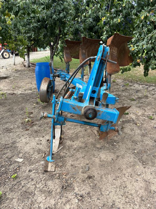 Plug lemken opal 110, 3 trupite. Verseni • OLX.ro