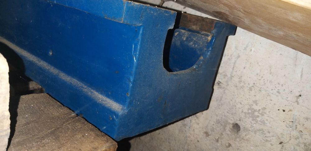 Vând strung pt lemn din fontă foarte masiv preț 2300 euro Sibiu • OLX.ro