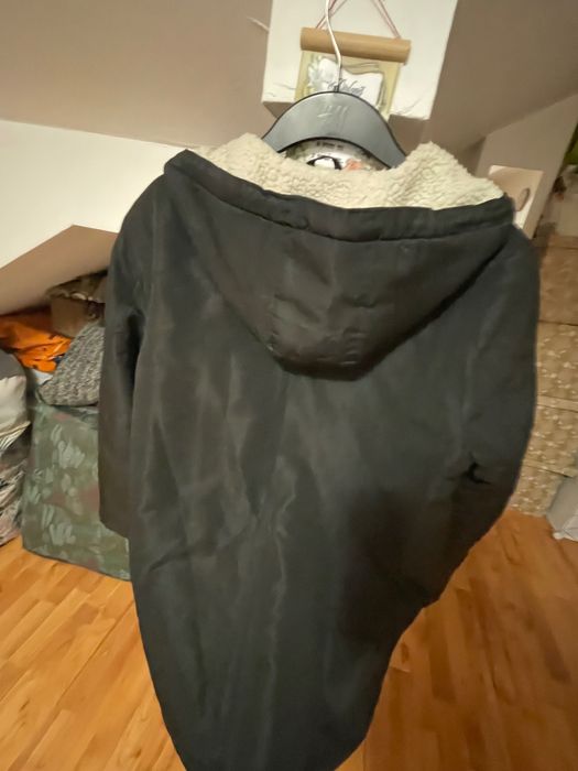 Gecuta de sezon unisex M, 30 lei Sibiu • OLX.ro