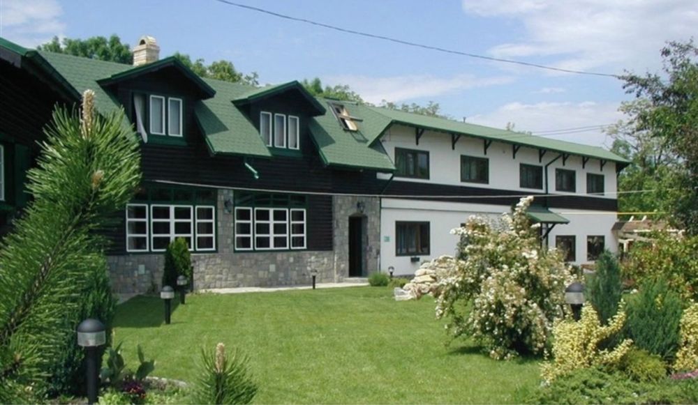 Casa/Conac/Pensiune de vanzare. Oportunitate business! Breaza • OLX.ro