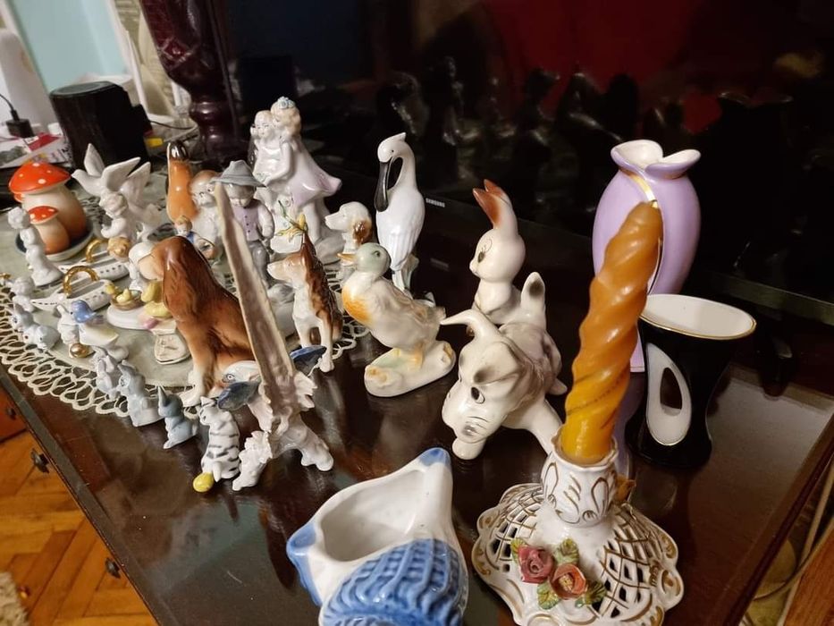 Bibelouri anii 1970, 1980 Iasi • OLX.ro