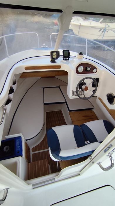 Barca Quicksilver PilotHouse 640- peridoc PAM 2000kg Valea Adanca • OLX.ro