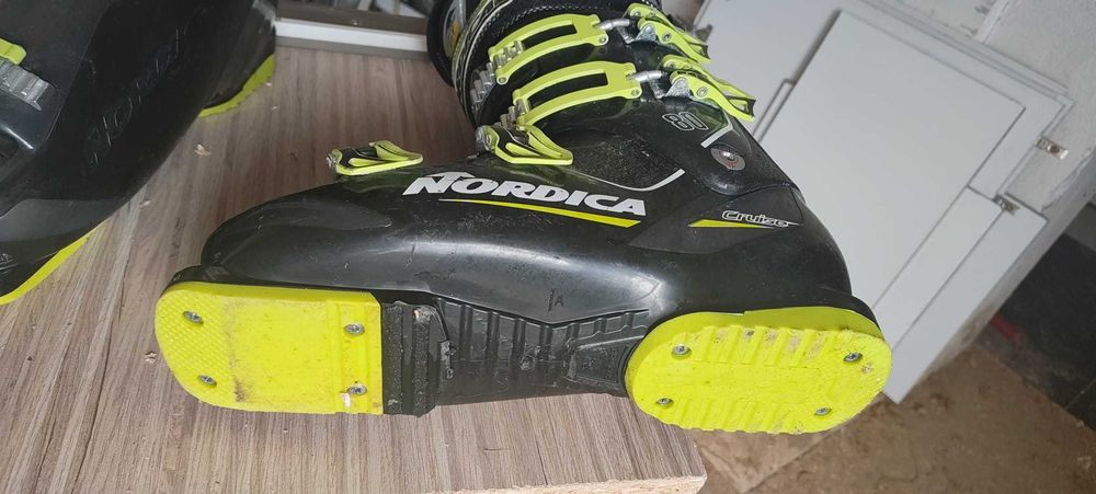 Set ski+clapari nr 43,ski 155 cm Brasov • OLX.ro