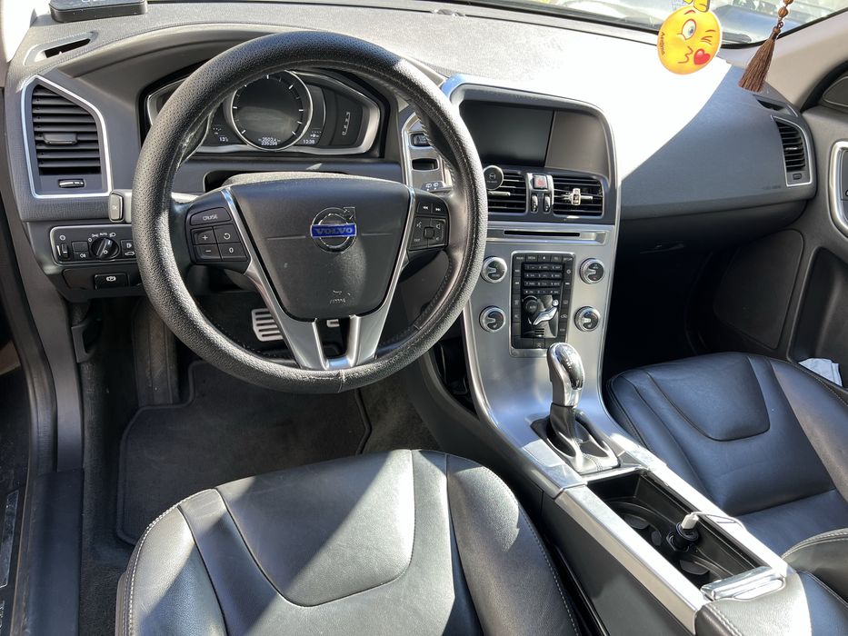 Volvo XC60 2016 • Automat • Momentum • Distribuție făcută • Piele Iasi ...
