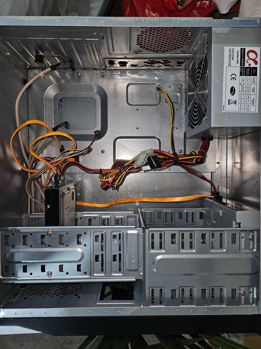 Carcasa Unitate PC cu DVD-RW LG , Sursa 450W fara praf Galati • OLX.ro