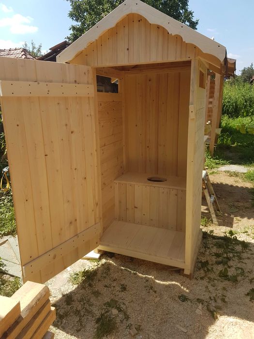 Vand casuta din lemn si wc de gradina Iernut • OLX.ro