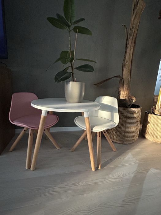 Masuta si scaune copii Mobexpert Turda • OLX.ro