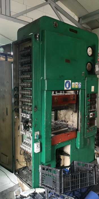 Presa hidraulica 100 tone cu vulcanizare Baia Mare • OLX.ro