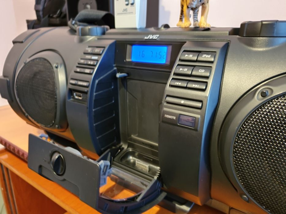 Jvc RV-NB52 Boomblaster. Portabil imens. Sunet teribil, devastator ...