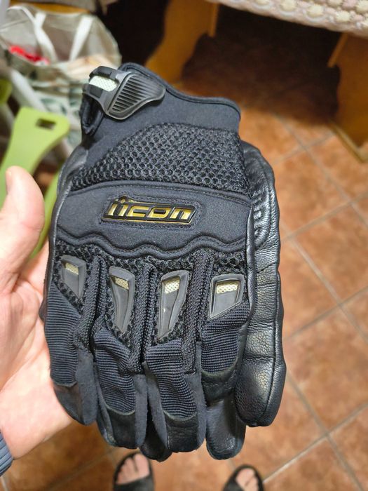 Vand manusi moto Icon twenty niner Bistrita • OLX.ro