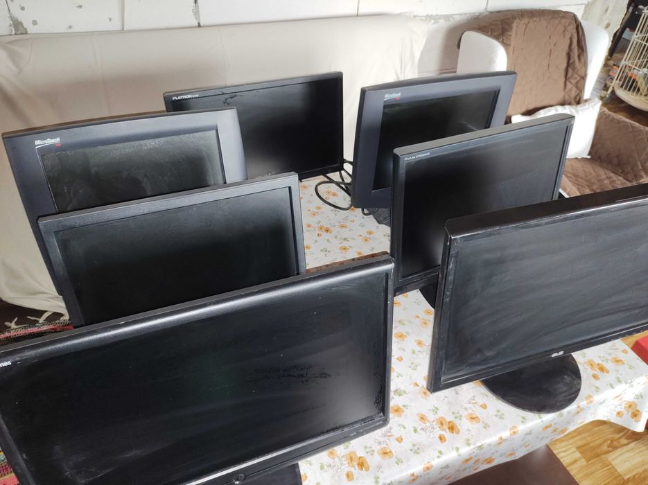 Monitor computer , diverse dimensiuni , unele cu touchscreen Bucuresti ...