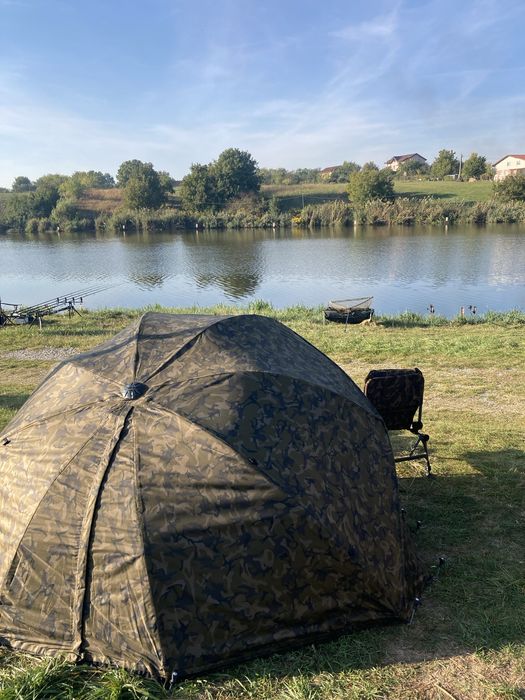 Cort brolly fox ultra 60 camo Rosu • OLX.ro