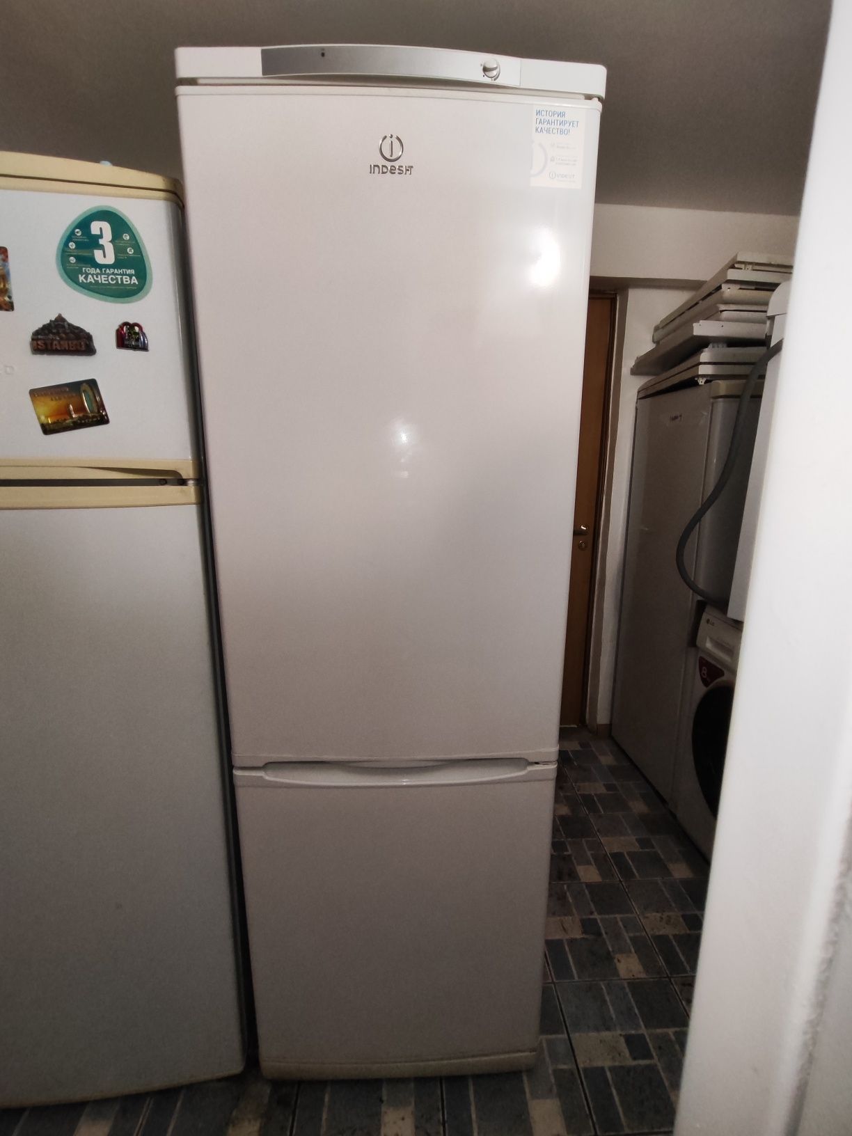 Холодильник Indesit высота 1,90 НА ГАРАНТИИ: 69 000 тг. - Холодильники ...