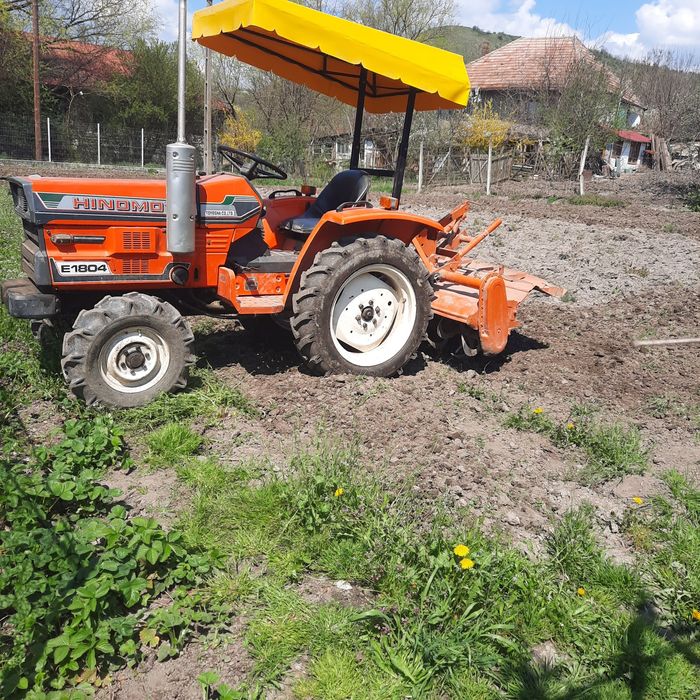 Vând tractor Hinomoto E1804 Vultureni • OLX.ro