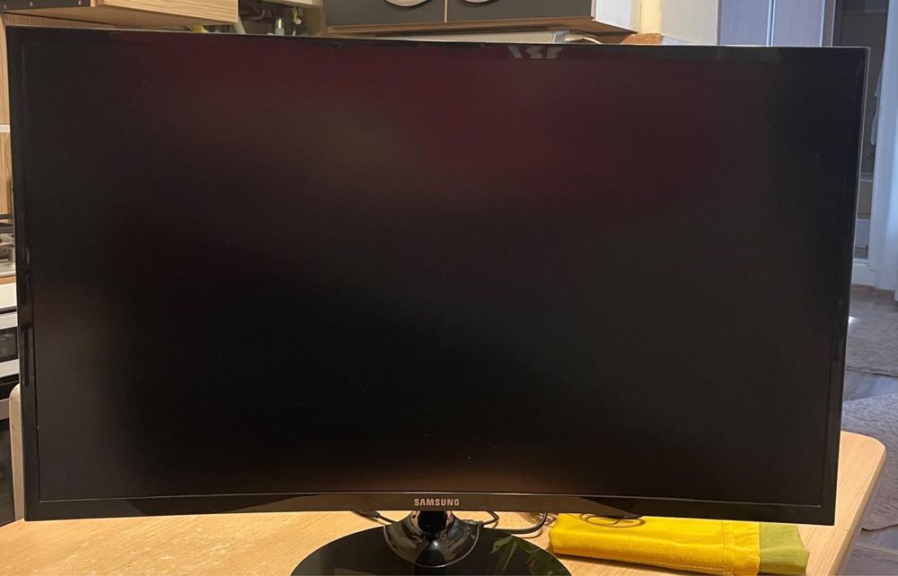 Monitor curbat samsung 27 inch (defect) Targu-Mures • OLX.ro