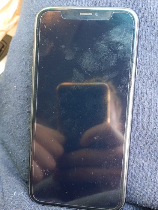 Vand iPhone XR arată bine Caransebes • OLX.ro