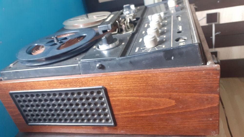 Magnetofon Kashtan Olivetti Caraula • OLX.ro