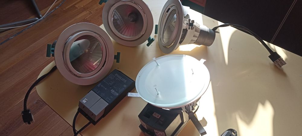 Lampi tavan cu transformator Philips Dorohoi • OLX.ro