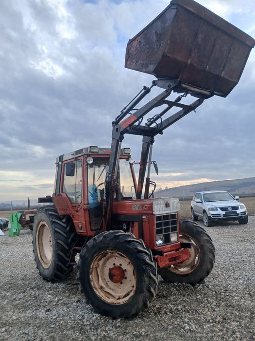 Tractor international 856 XL 4X4 Maierus • OLX.ro